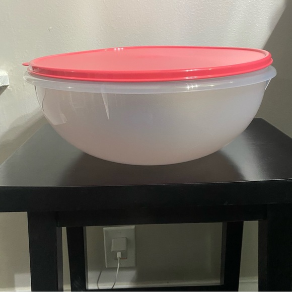 Tupperware | Kitchen | Tupperware 26cup Fix N Mix Bowl Pink Seal New ...